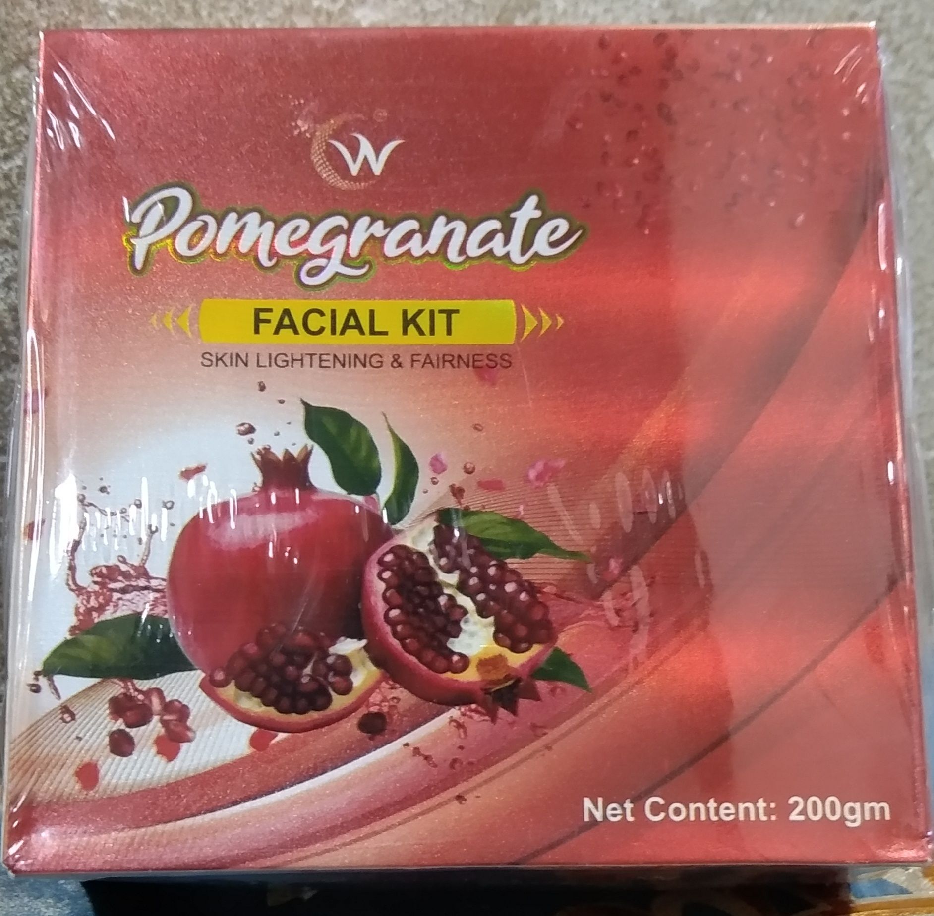 Pomegranate FACIAL KIT SKIN LIGHTENING & FAIRNESS Net Content: 200gm