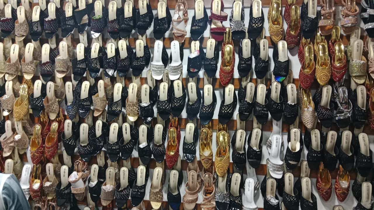Shop online with Sumon shoes now! Visit Sumon shoes on Daraz.