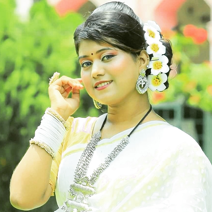 Shop online with Samiya's Arts now! Visit Samiya's Arts on Daraz.