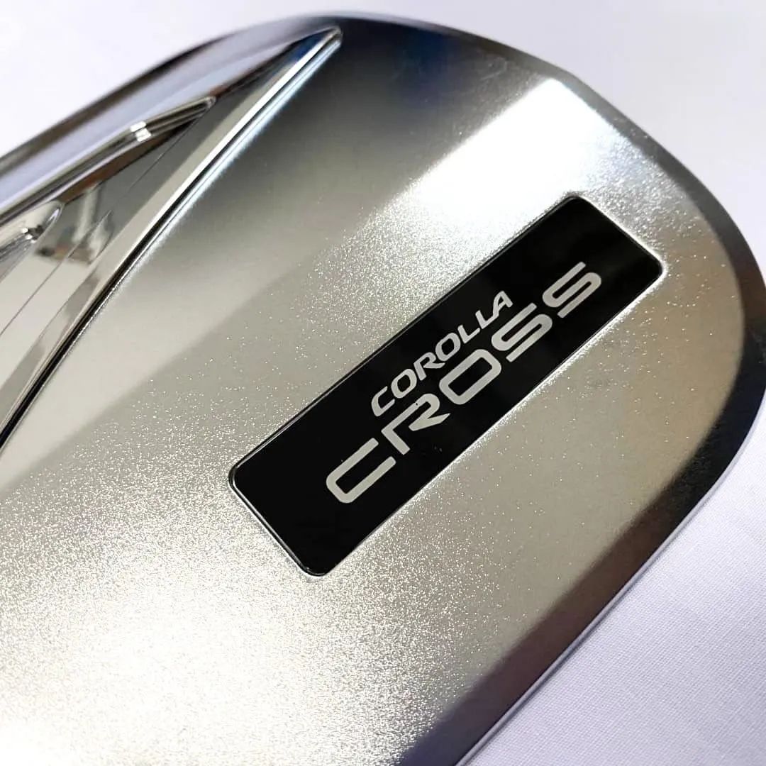 Toyota Corolla cross Tanki cover silver Chrome black Karbon fiber ...