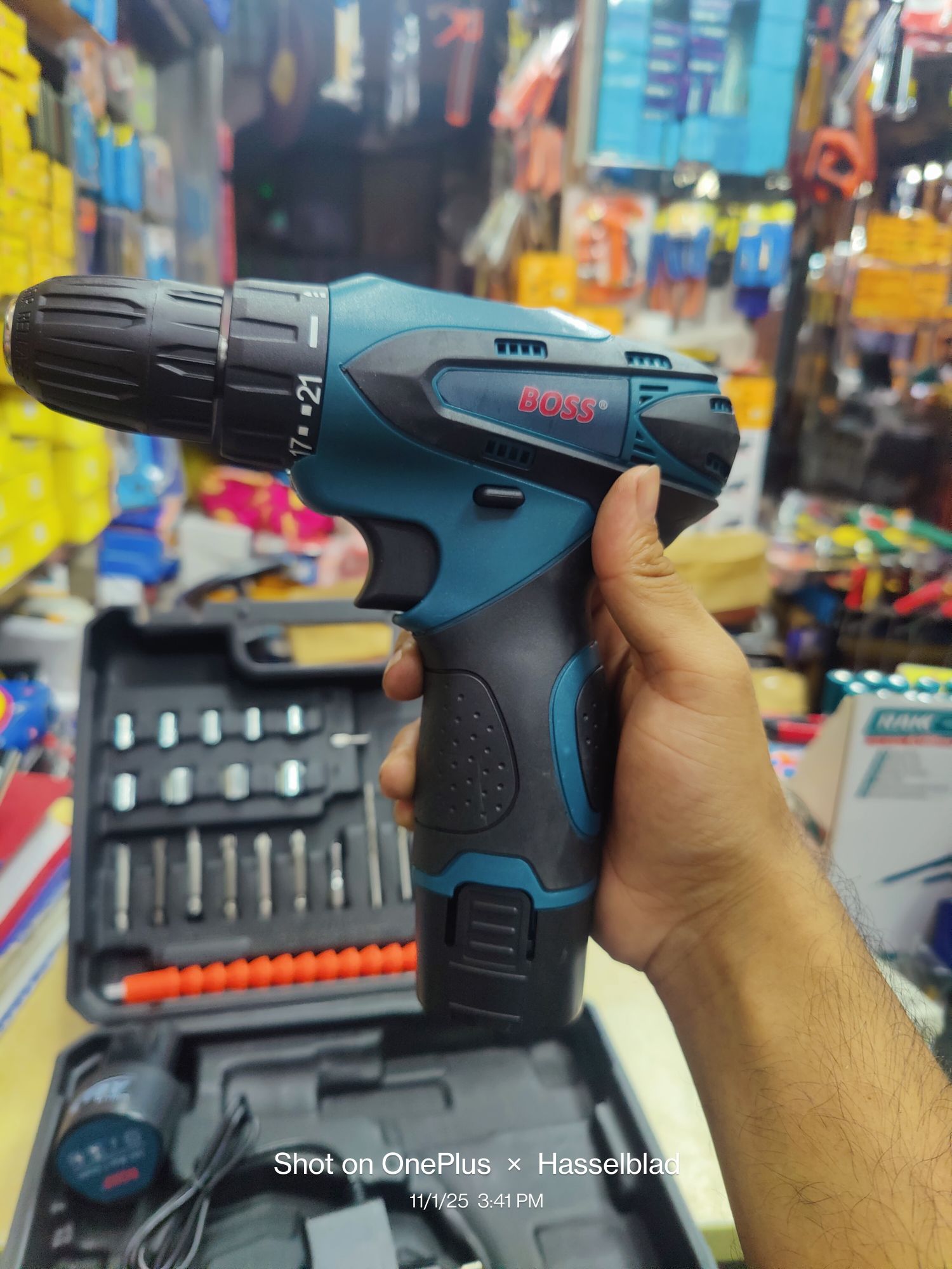 BOSS 18V Cordless Drill Machine 28 pc materials Set with 2 Battery ...