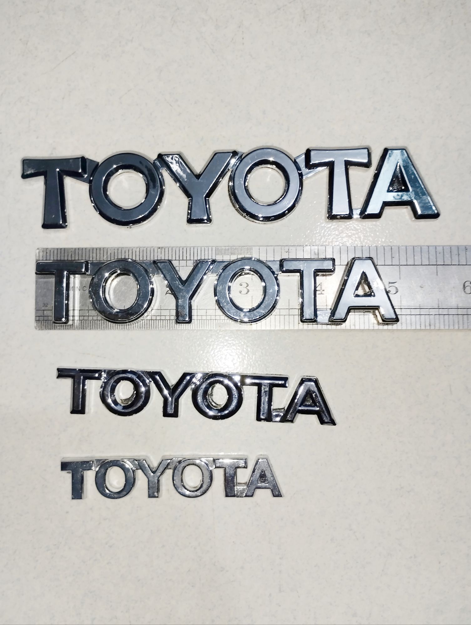 Car Monogram Logo XE Saloon Silver Toyota Car monogram Logo Emblem (1 ...