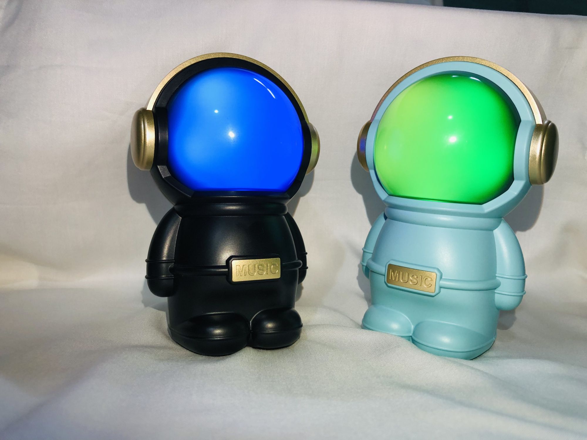 Portable Robot Rechargeable Mini speaker | Astronaut Robot Speaker ...